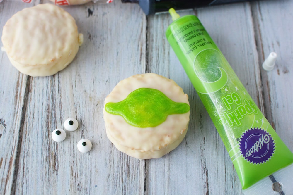 Quick and Easy Star Wars Treats | A Magical Mess