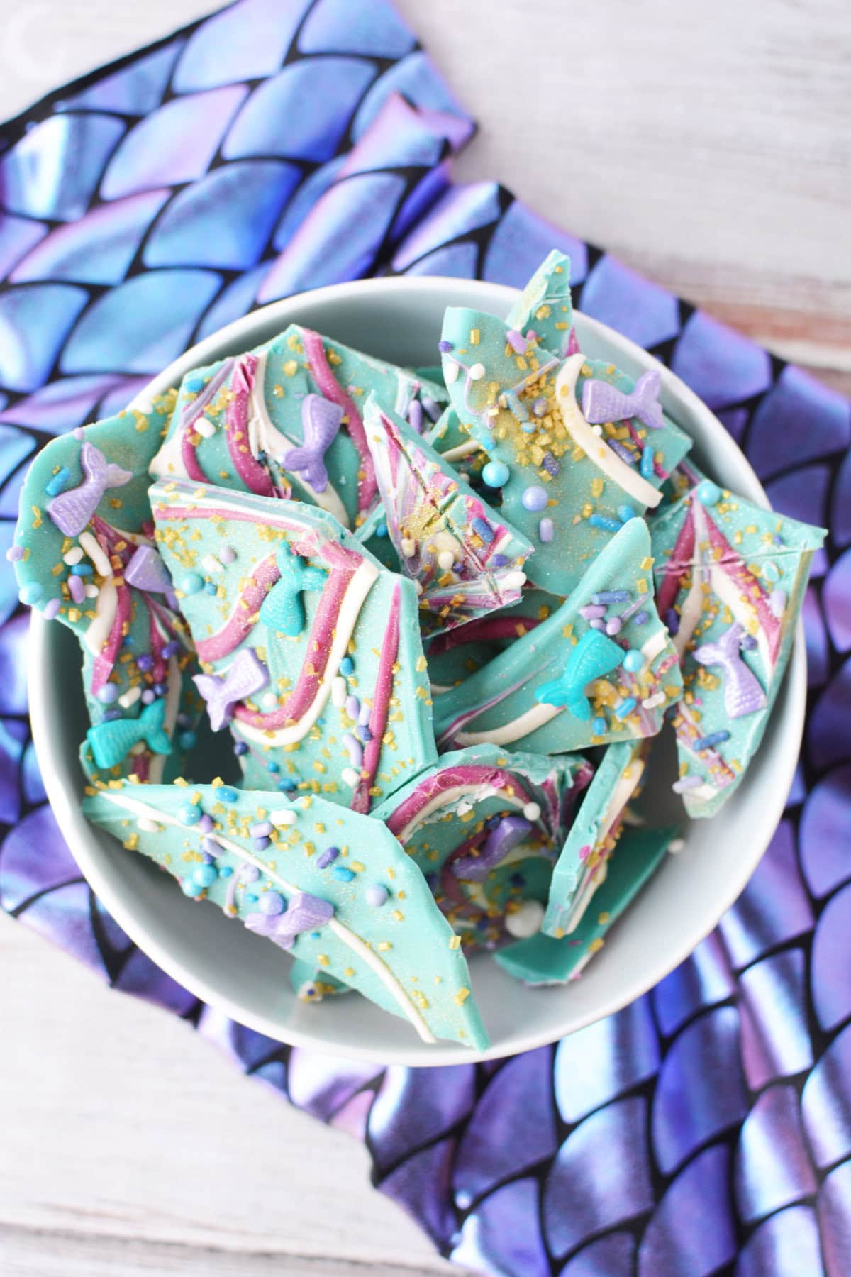 Sparkly Mermaid Bark Candy for an Easy Under the Sea Sweet | A Magical Mess