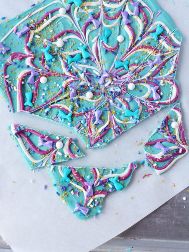 Sparkly Mermaid Bark Candy for an Easy Under the Sea Sweet | A Magical Mess