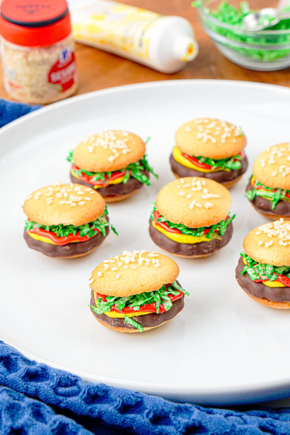 Mini Burger Cookies - Fun No-Bake Treats That Look Like Sliders | A ...
