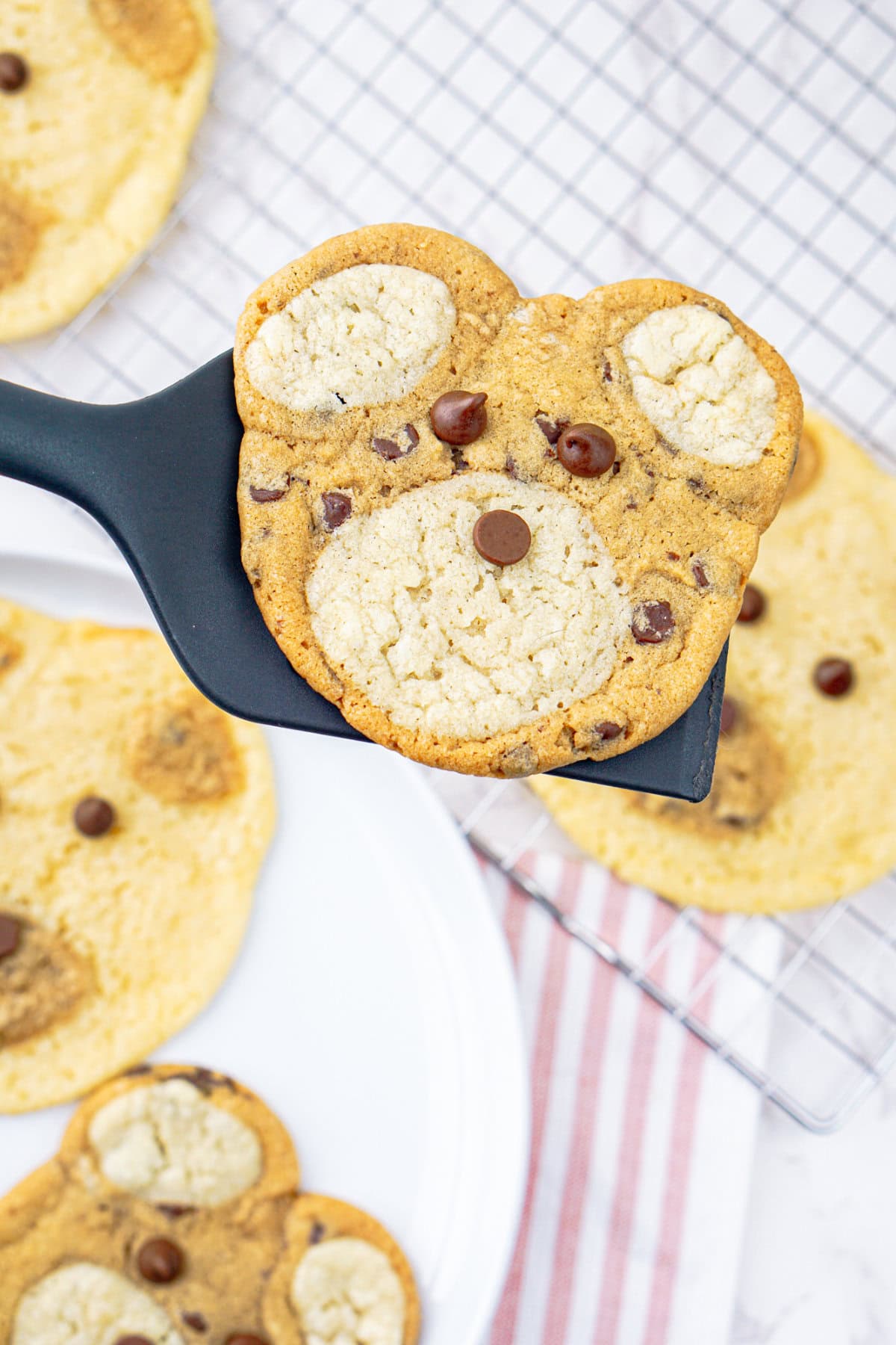 How to Make Teddy Bear Cookies Out of Cookie Dough | A Magical Mess