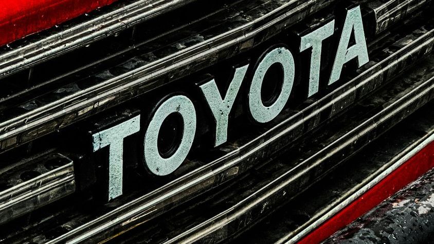 The 10-Year Car List: 5 SUVs Most Likely to Reach 300,000 Miles With ...